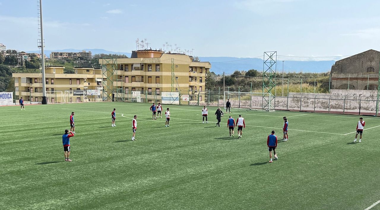 Il Messina in campo al Marullo. In gruppo Matese e Sorrentino, fermo Kaprof